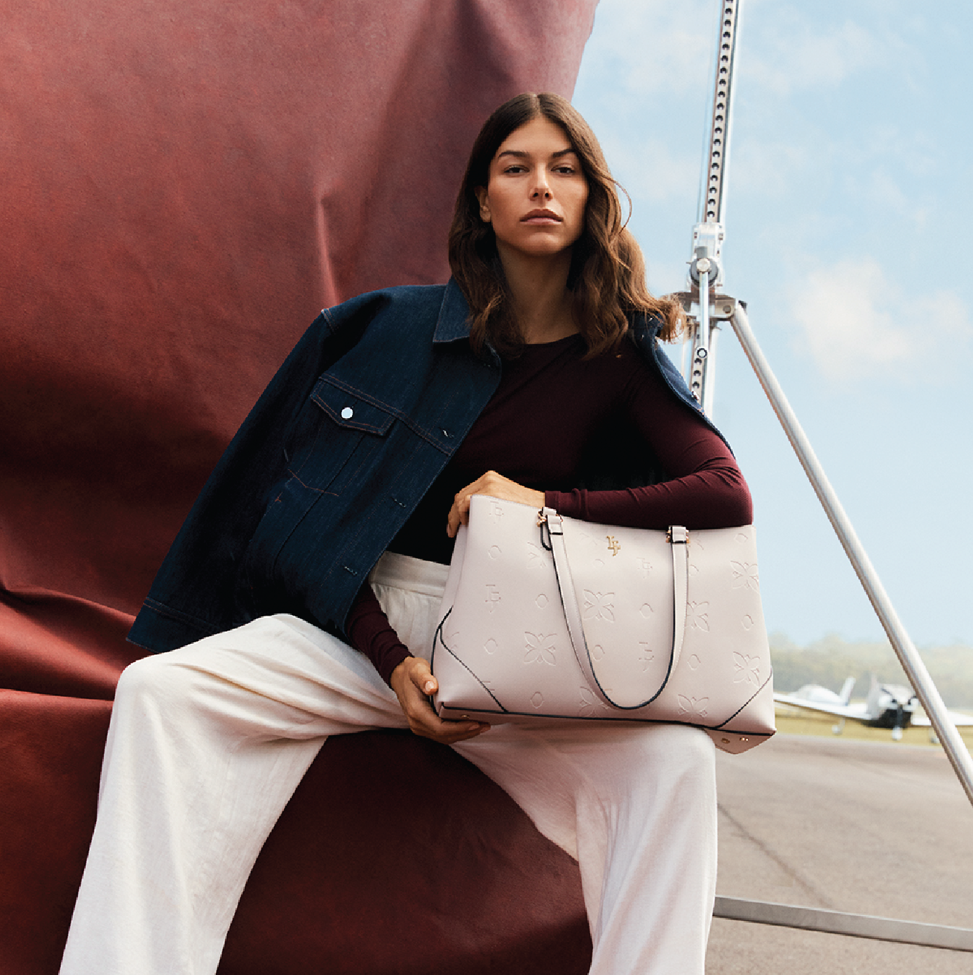 Laura Jones – Strandbags Australia