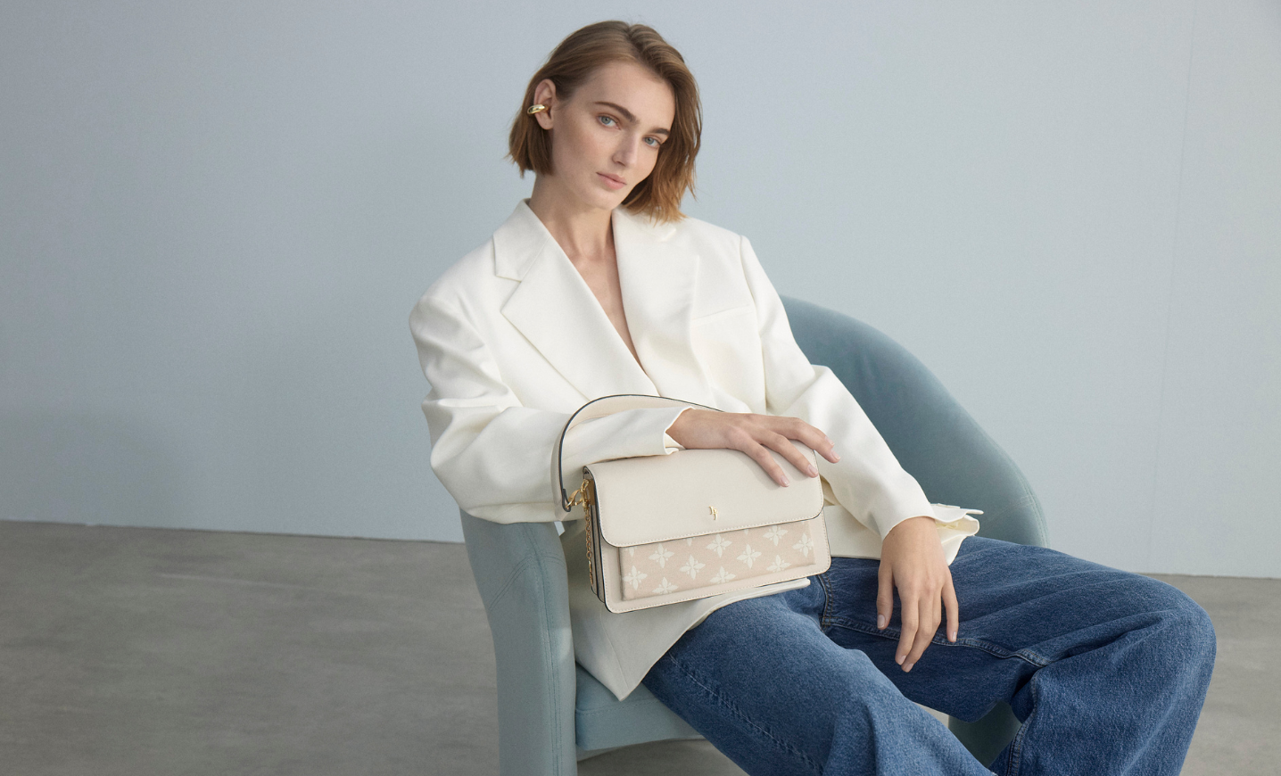 Laura Jones – Strandbags Australia